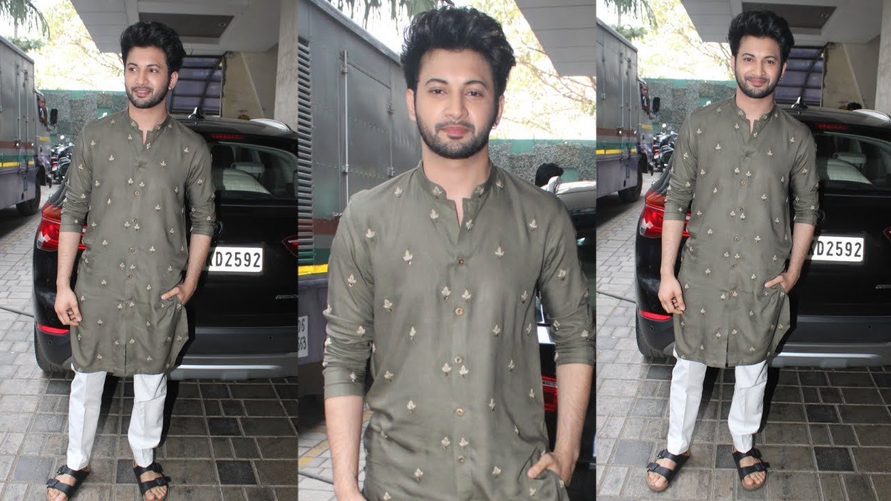 Mismatched 2 Fame Rohit Saraf came at Anurag Basu Saraswati Pooja in ...