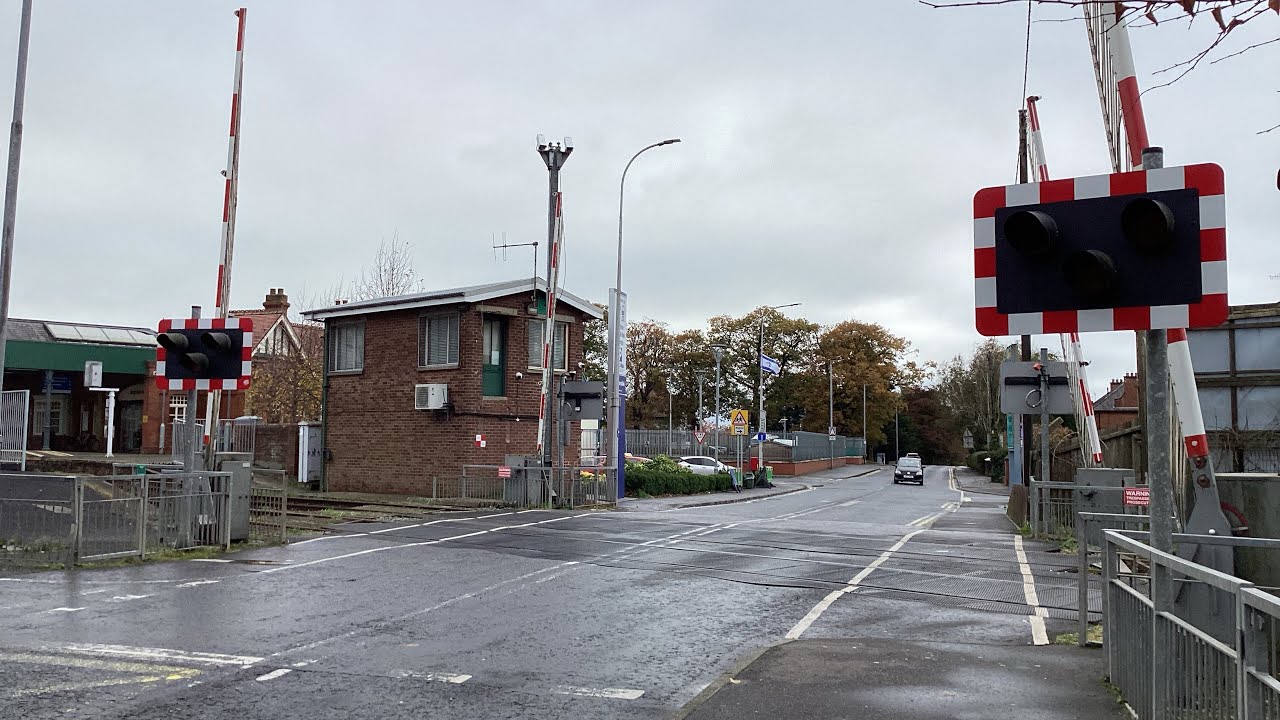 *OLD FOOTAGE* Level Crossings in Antrim - December 2021 - YouTube