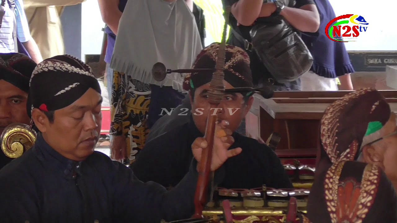 WAYANG KULIT KERATON YOGYAKARTA - YouTube