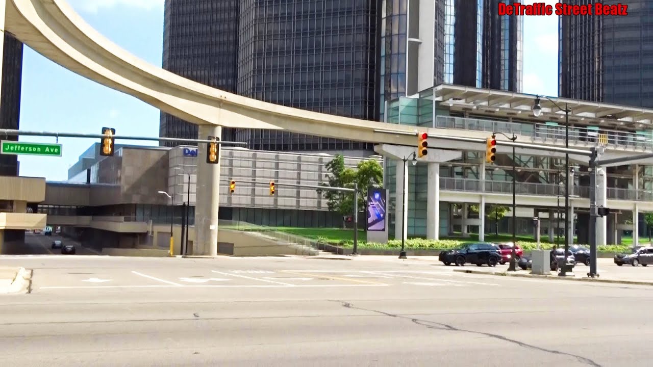 Traffic Lights & Flashing Pedestrian Signals in Downtown Detroit ...