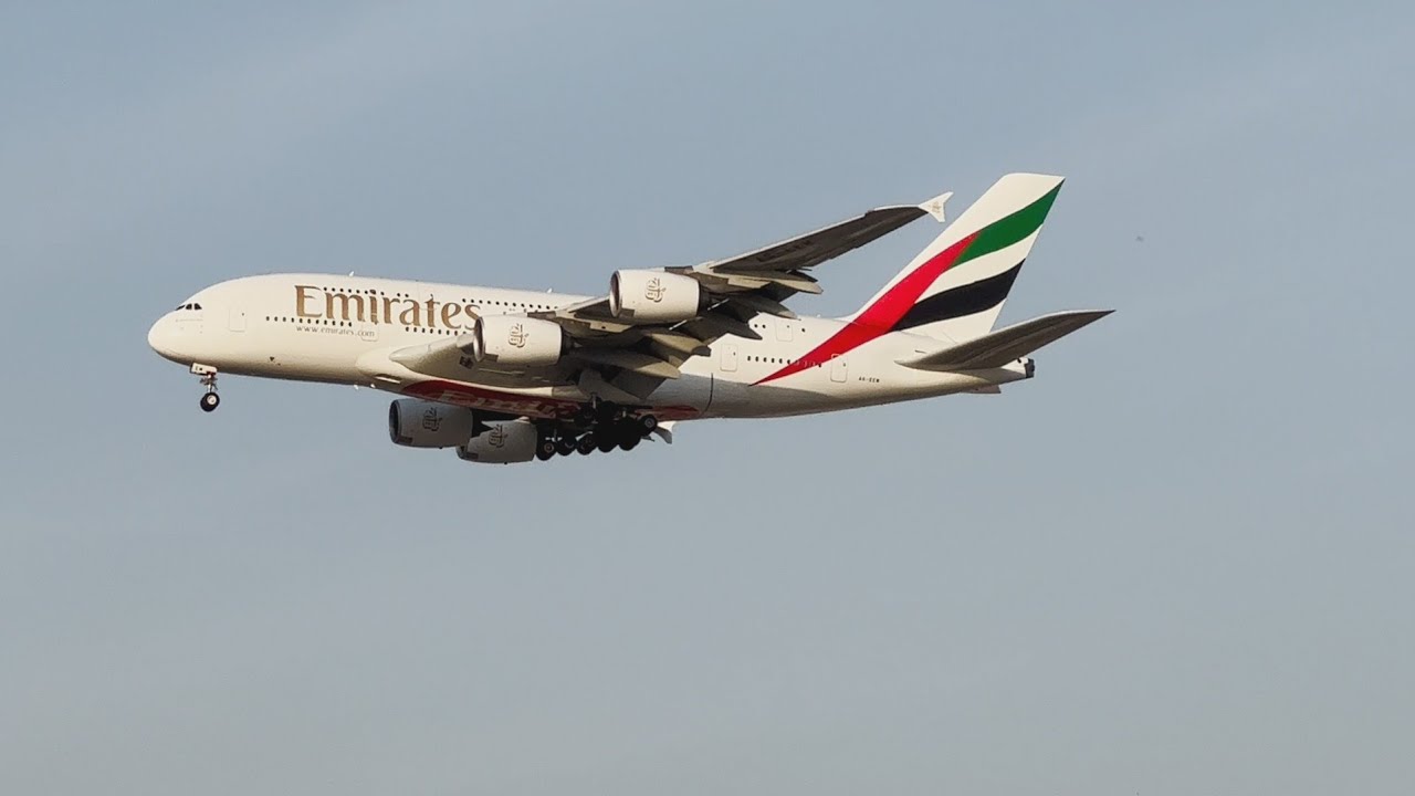 emirates a380 amazing landing view 4k in Dubai #dubaiairport # ...