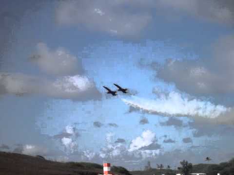 Blue Angels - Section High-Alpha Pass - YouTube