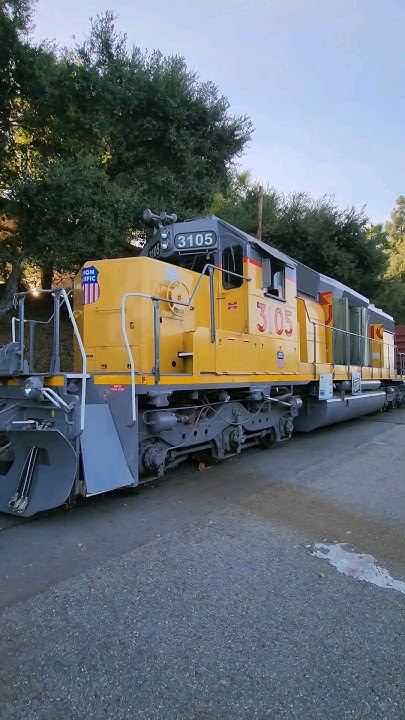 EMD - SD40 - 2C - YouTube