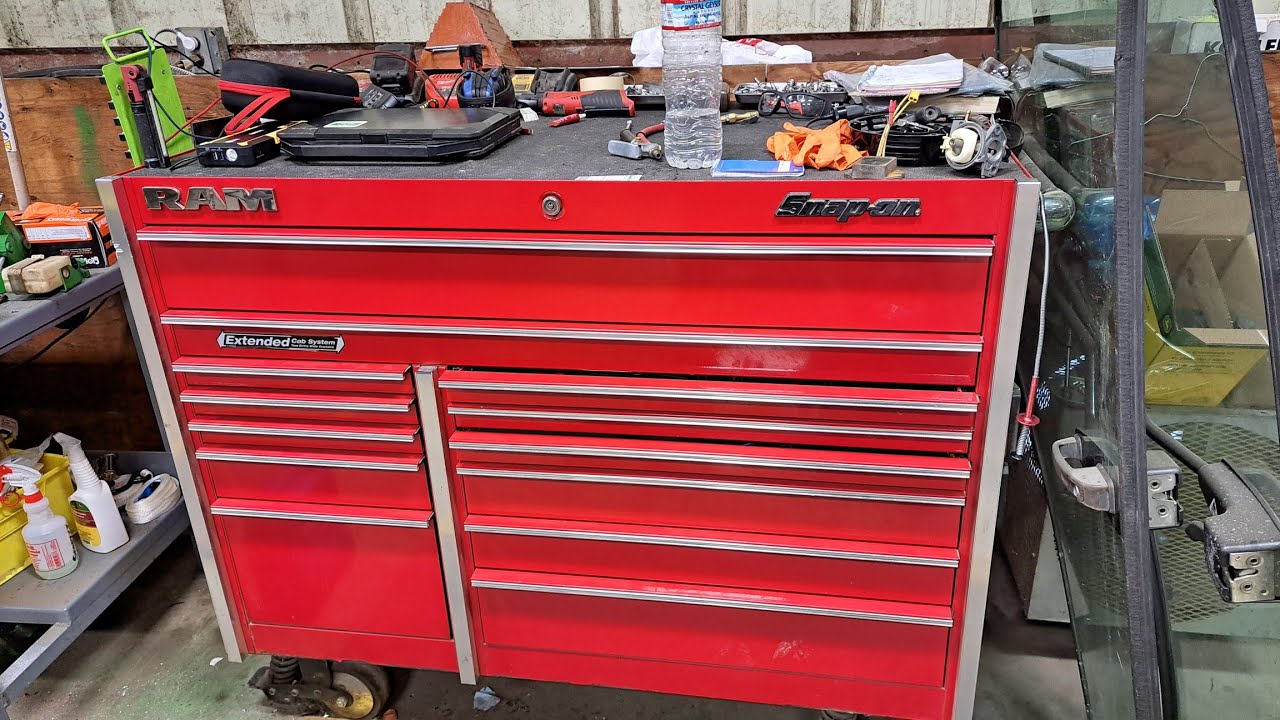 SNAP ON 55" CLASSIC Tool box Tour - YouTube