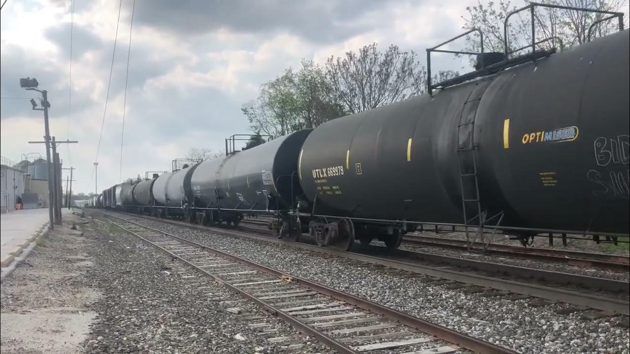 Q641-09 (CSX 277, CSX 524) @ Elmore St. Crawfordsville, IN - YouTube