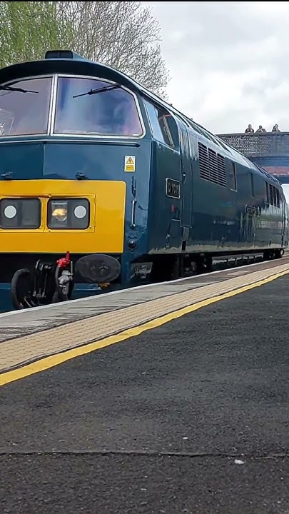 Rare Class 52 On The Mainline Heading To Paddington For A Railtour Class52 Western Maybach