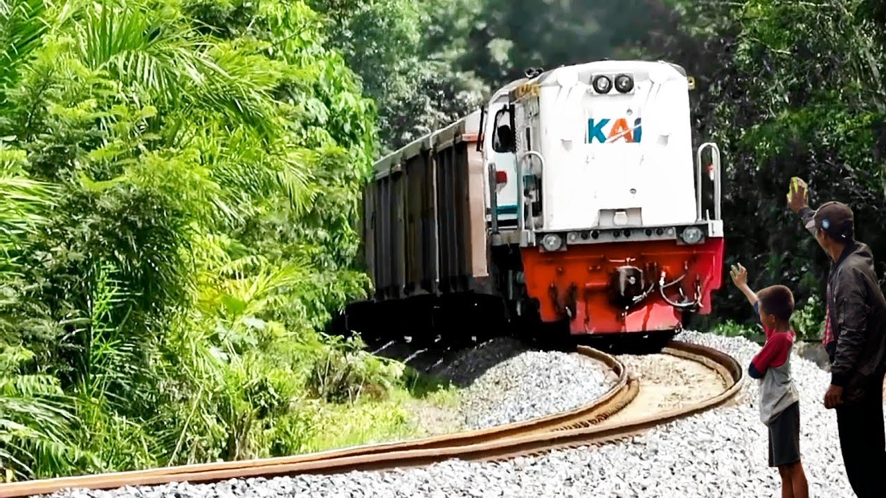 MIRIP KA BABARANJANG||CC204 KERETA API PULP||BUBUR KERTAS PT TEL - YouTube