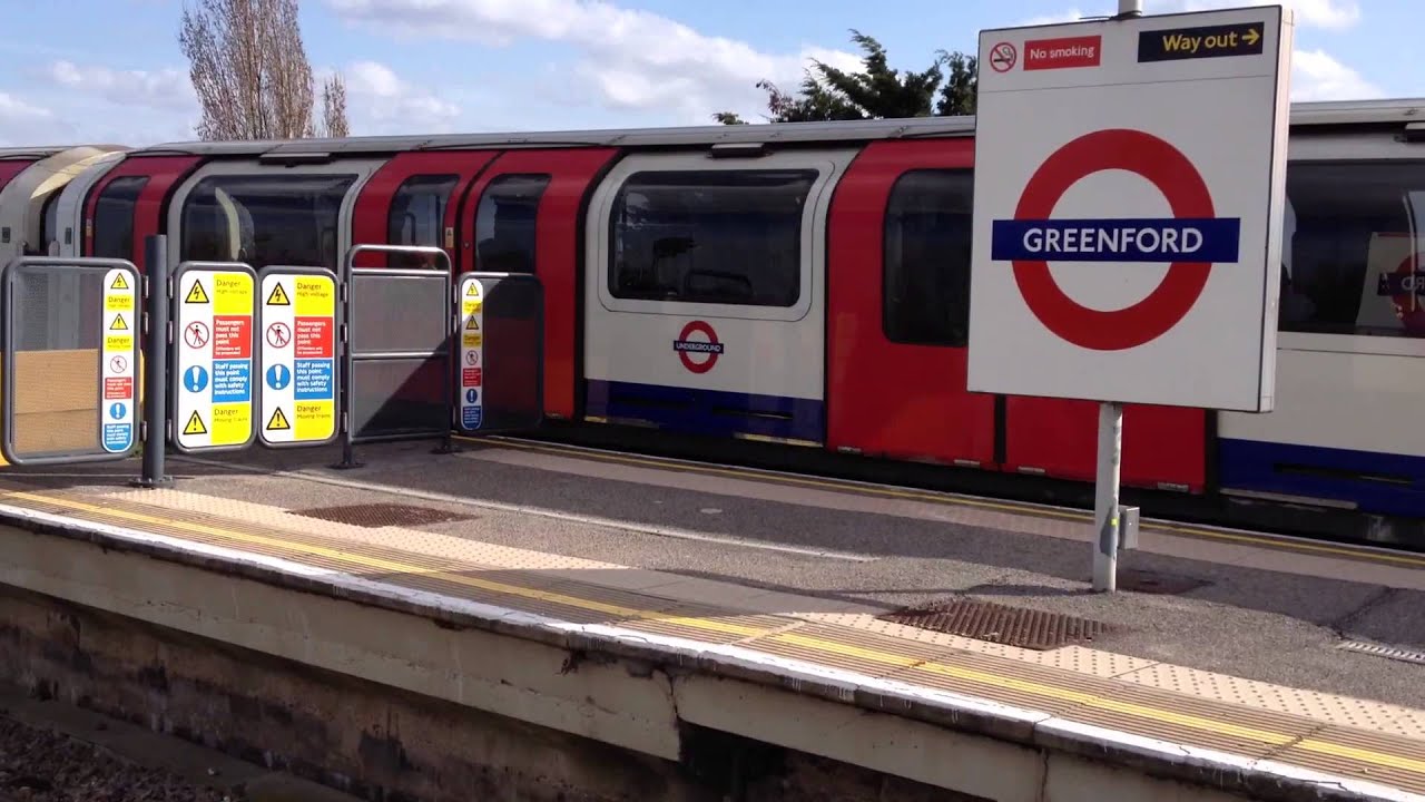 Central Line Service Arriving At Greenford (1080p HD) - YouTube