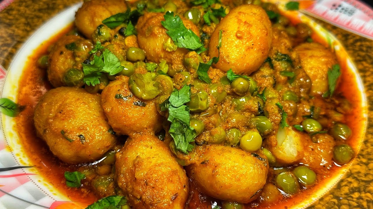 चटाकेदार भुने हुए छोटे आलू मटर की रेसिपी | Bhune Hue Chote Aloo Matar ...