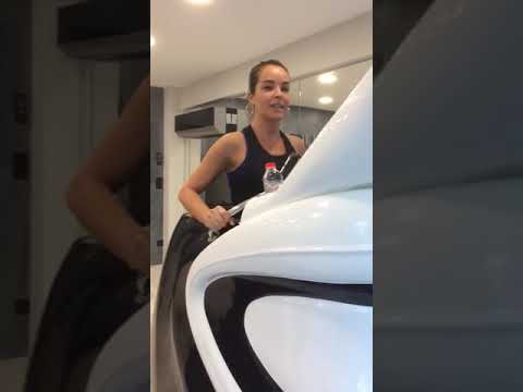 Bengü Spor Salonunda Spor Yapıyor