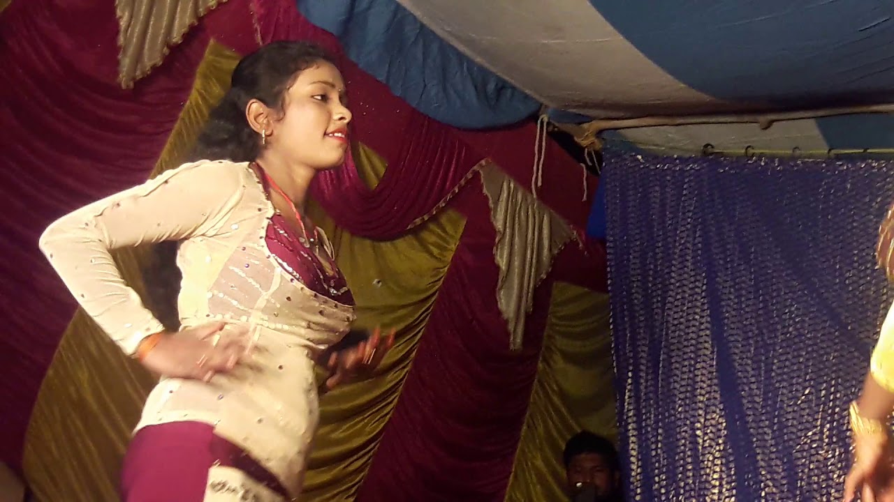 Holiya Mein Choliya Salai rinch se khola tha Bhojpuri archestra dance ...