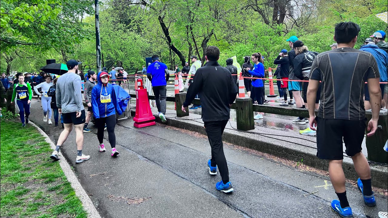 New York Road Running Event | Exploring NYC | New York on a Rainy Day ...