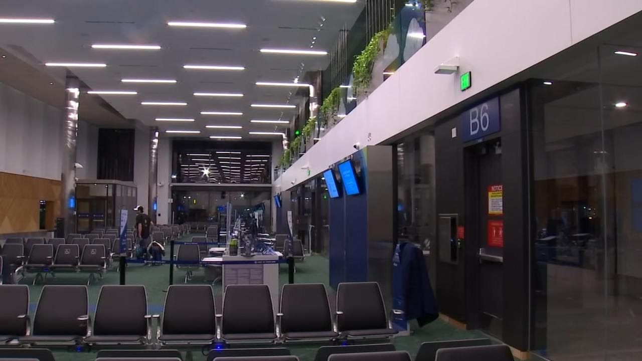 PDX's Concourse B receives first arrivals after expansion - YouTube