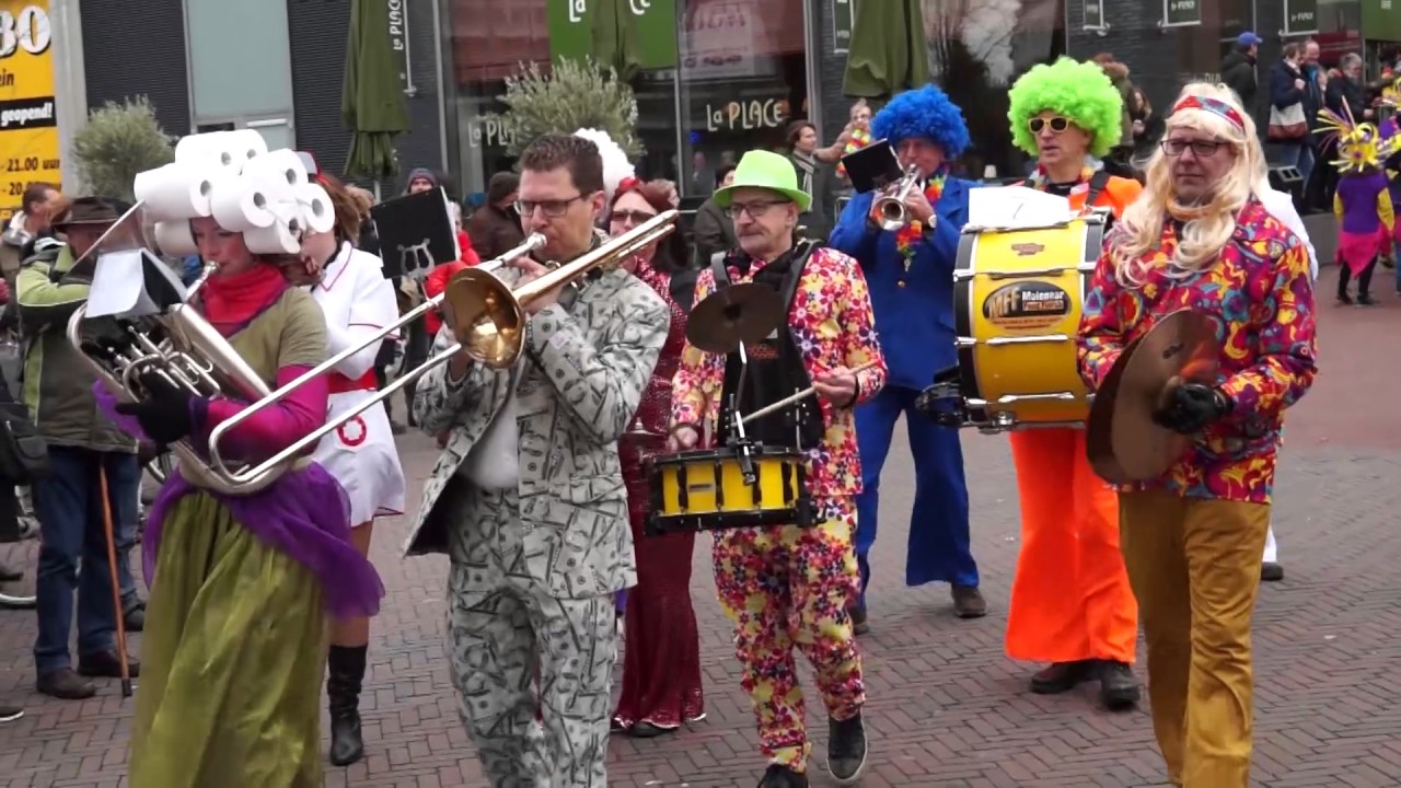 Loopgroepen optocht Carnaval 2017 Deventer - YouTube