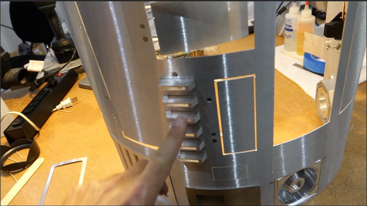 Working on my R2-D2 Skins - YouTube