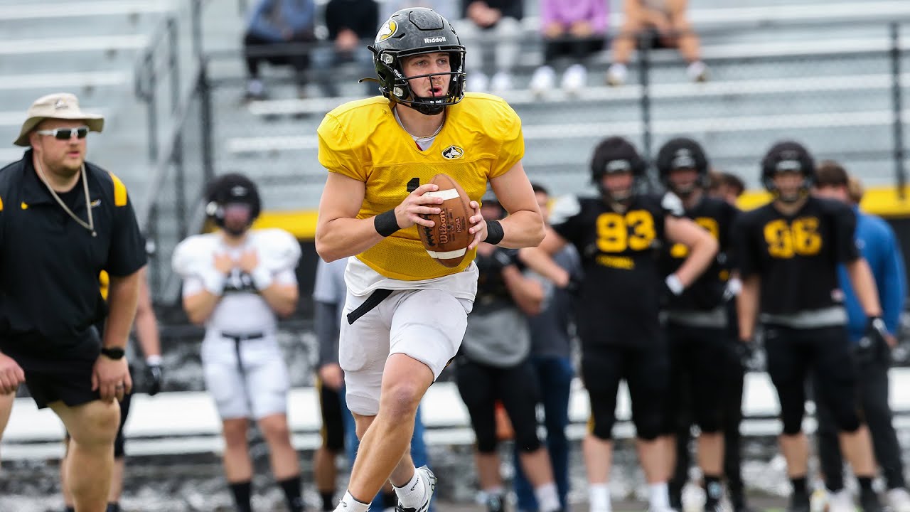 2023 MTU Football Spring Game Recap - YouTube