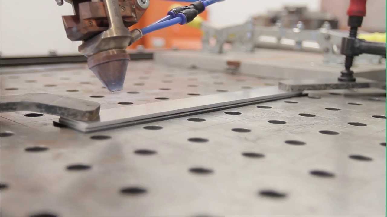 Robotické svařování - Precitec YC52 (vláknový laserový zdroj 2kW ...