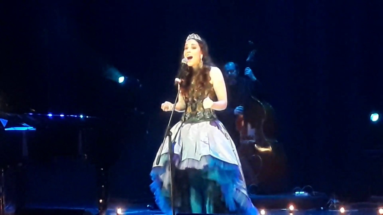 Myra Ruiz- Show Desafiando a Amizade - YouTube