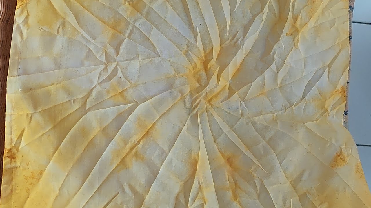 How to make natural yellow dye from TURMERIC - YouTube