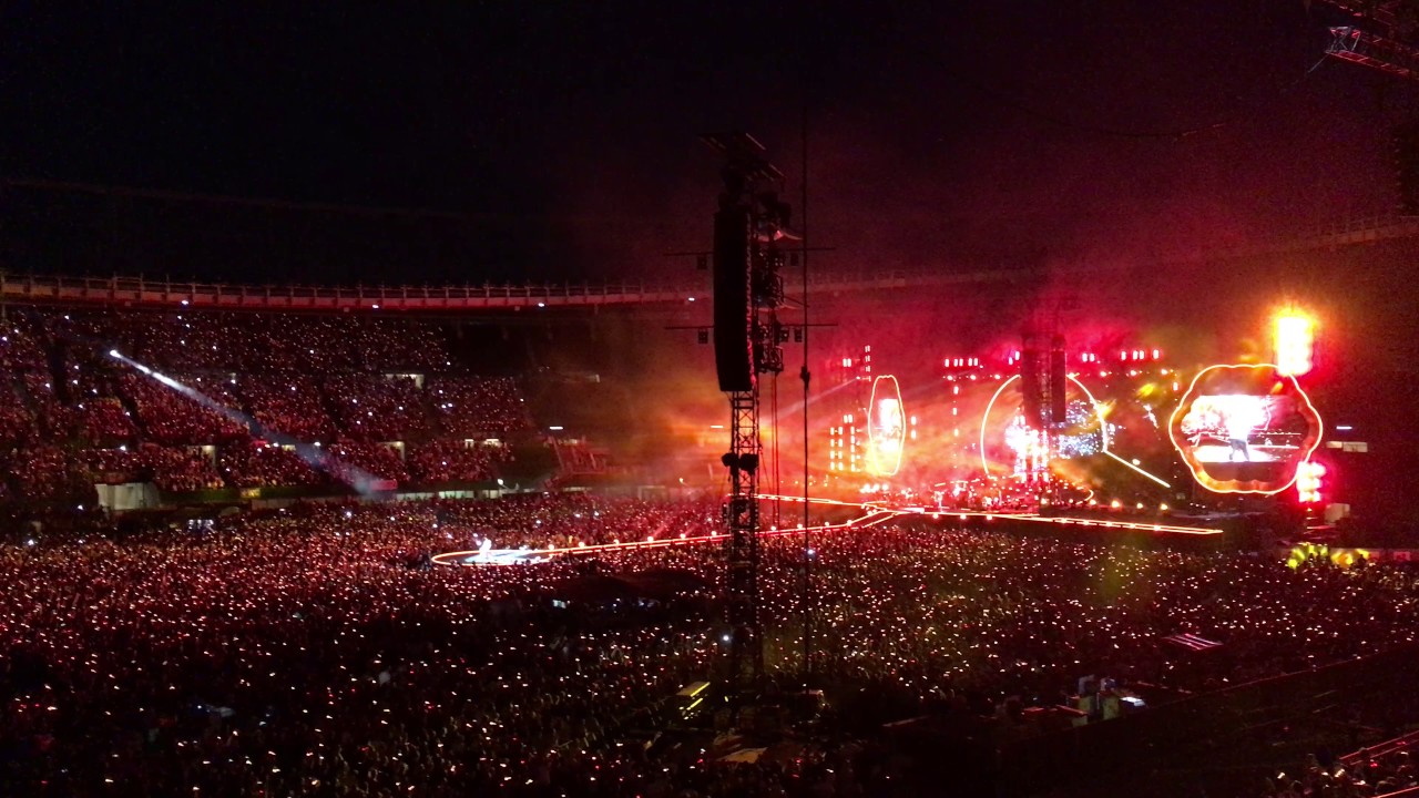 Coldplay, Fix you (Live) - Vienna, Austria, 11. 6. 2017 - YouTube Music