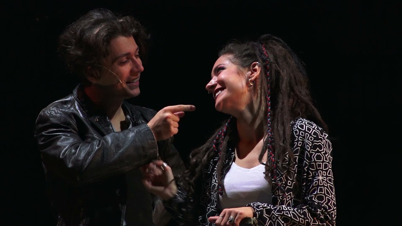 MOJE PRVNÍ ŽIDOVSKÉ VÁNOCE [Hadar Galron] - YouTube