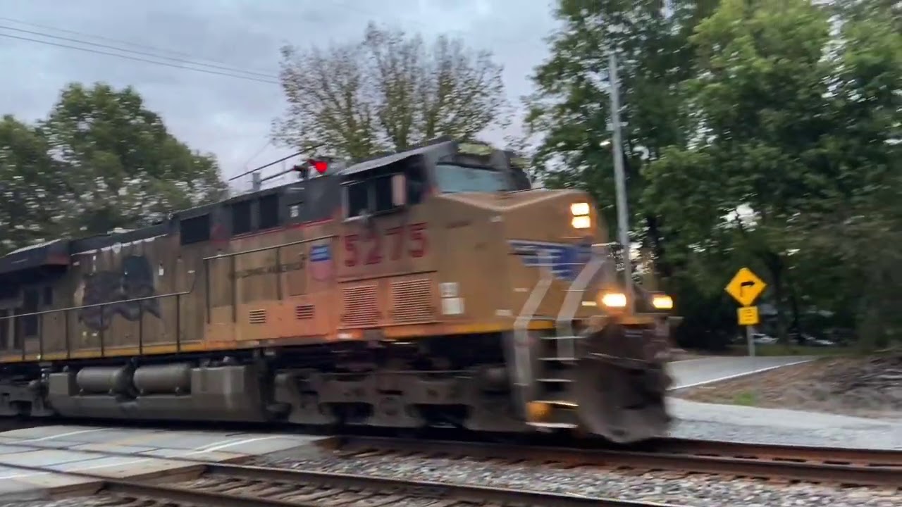 UP Freight running an SP engine - YouTube