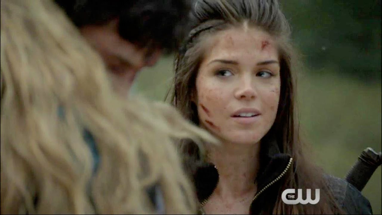 BELLARKE HUGGING - YouTube