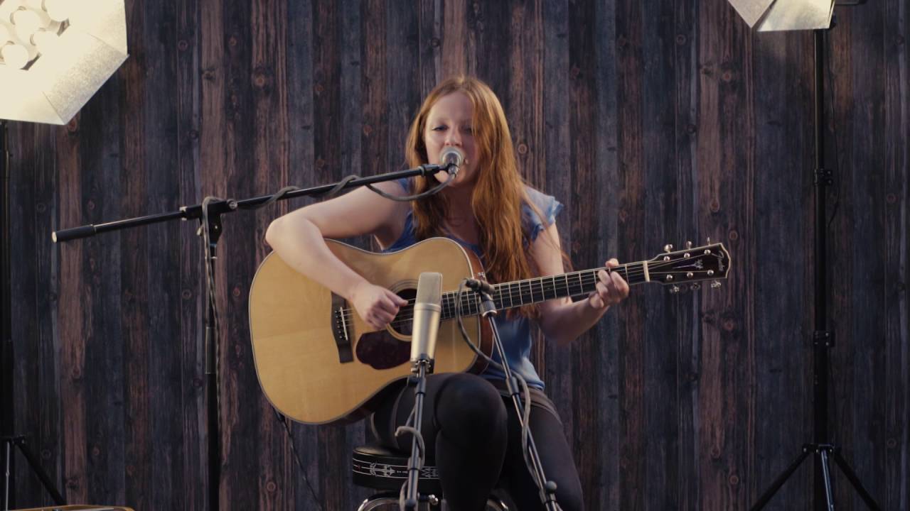 Vanessa Voss - Make Me Feel - Fender Paramount Contest 2016 - YouTube