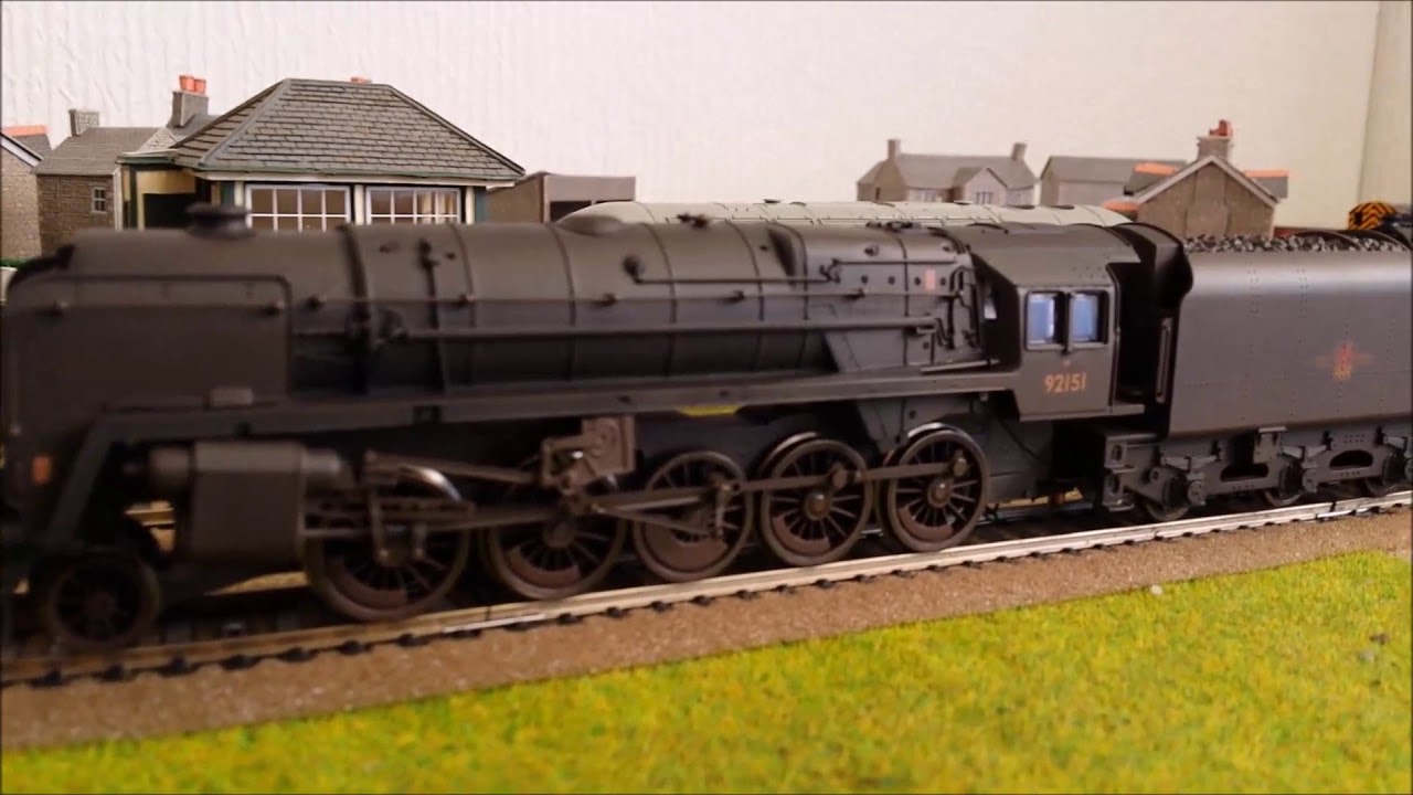 Hornby R2200 BR 2-10-0 Class 9f Loco No. 92151 Weathered Edition ...