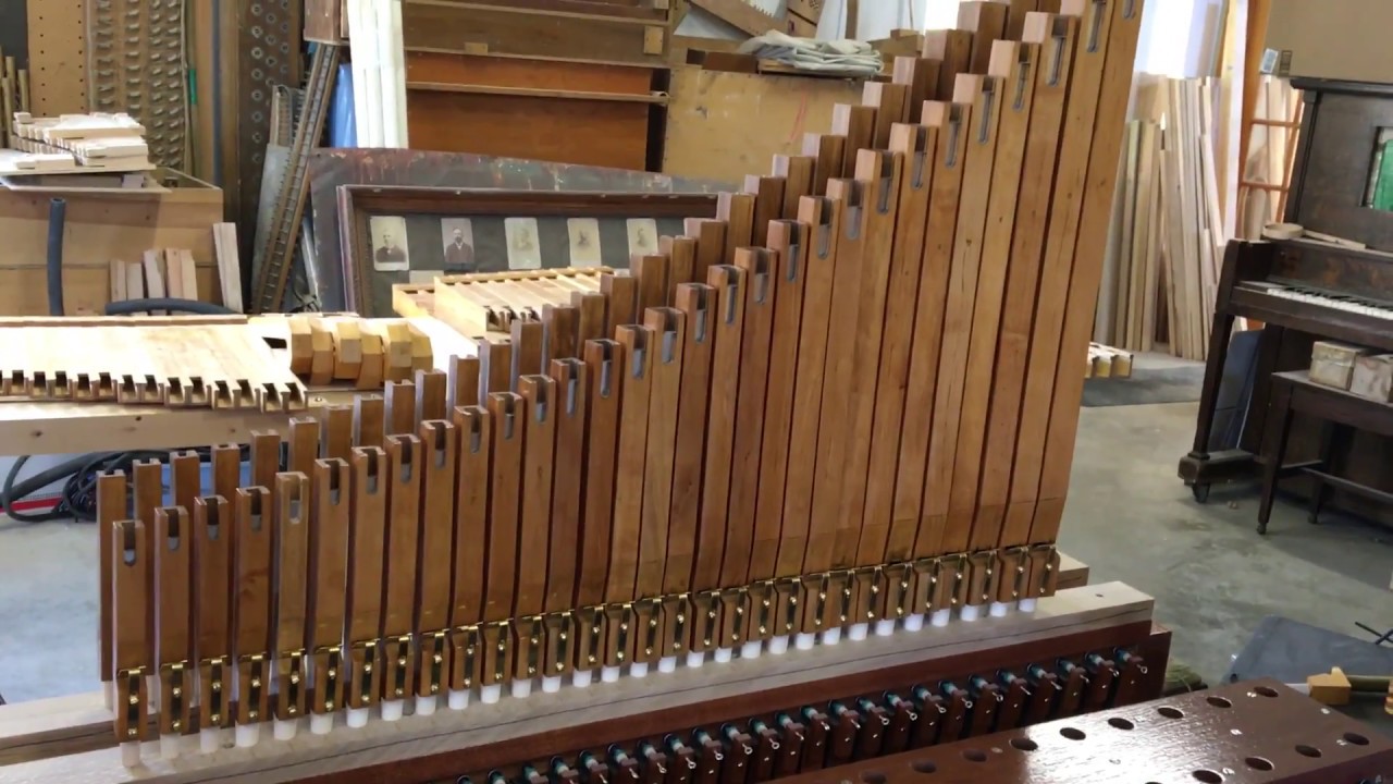 Comparing New and Original Mortier Melody Violin Pipes - YouTube