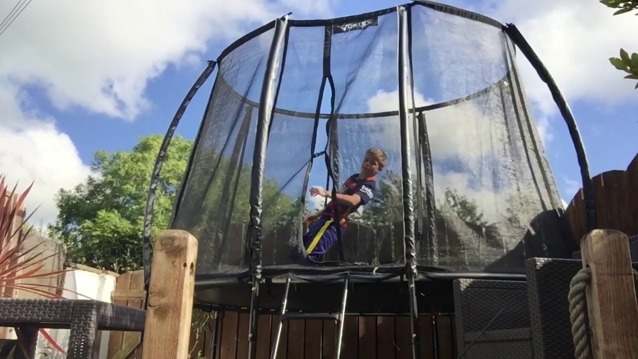 How to do a backflip on a trampoline in 5 minutes - YouTube