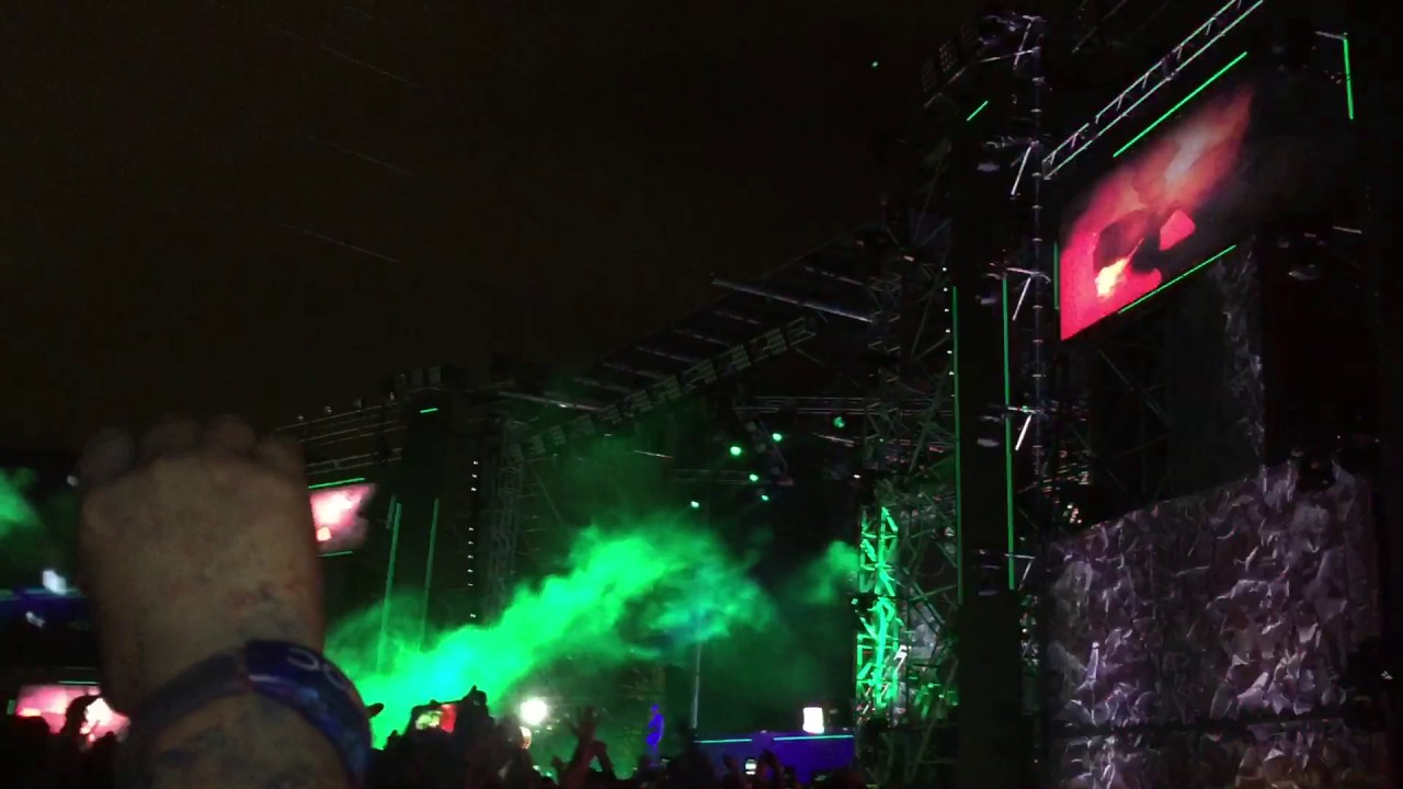 Life in Color Miami 2017 Main Stage Marshmello - YouTube