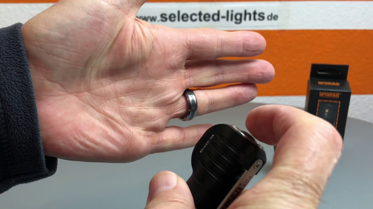 sl Manker E04 EDC Lampe - YouTube