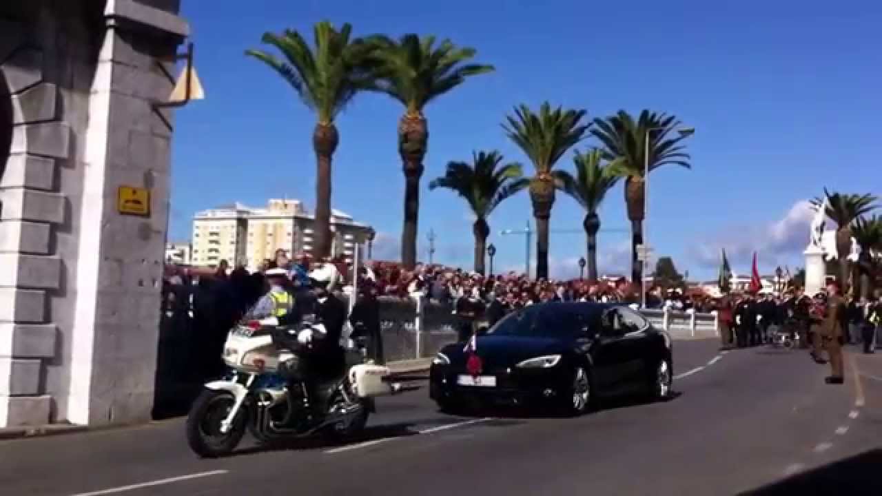The Governor departs Remembrance Sunday Parade Gibraltar - YouTube