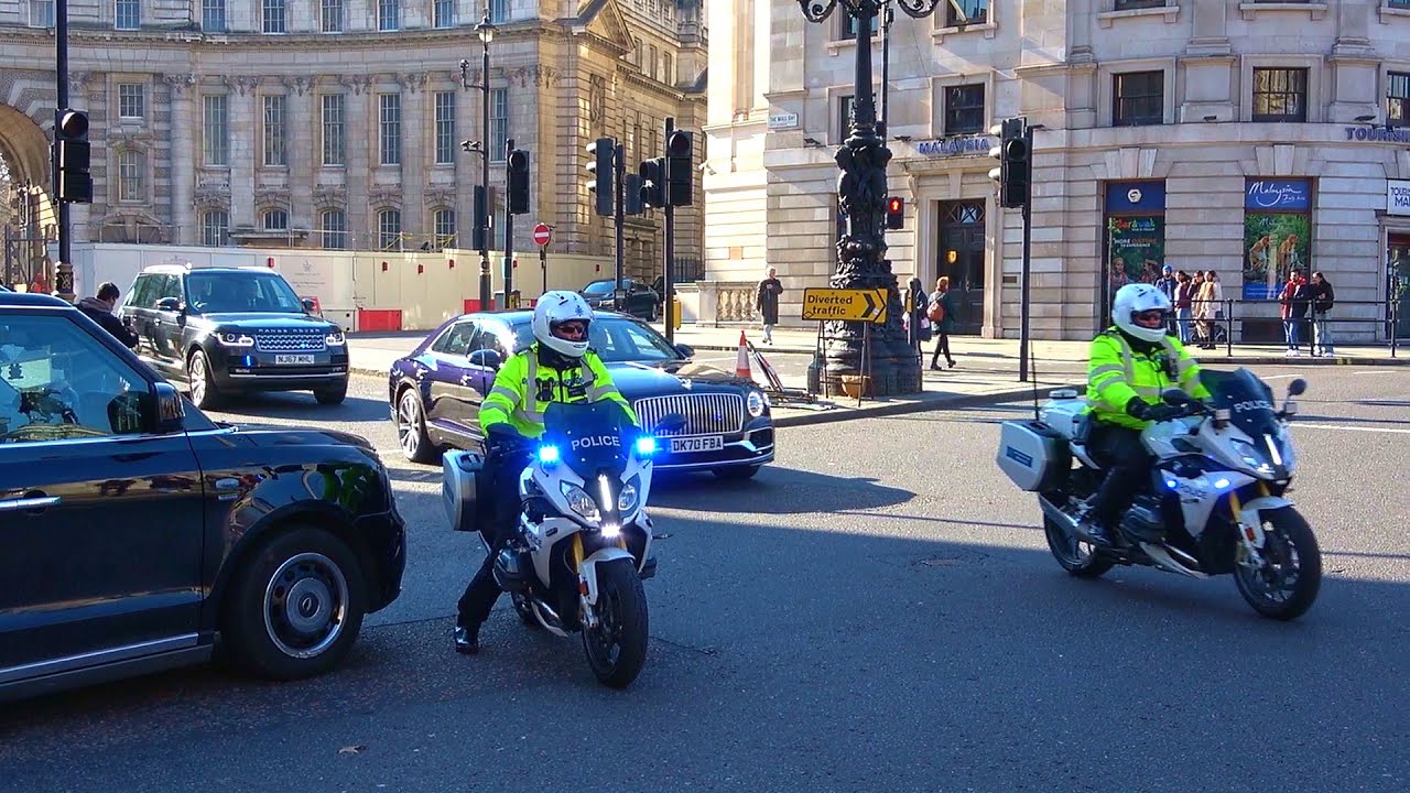 Police escort Princess Anne through Trafalgar Square - YouTube