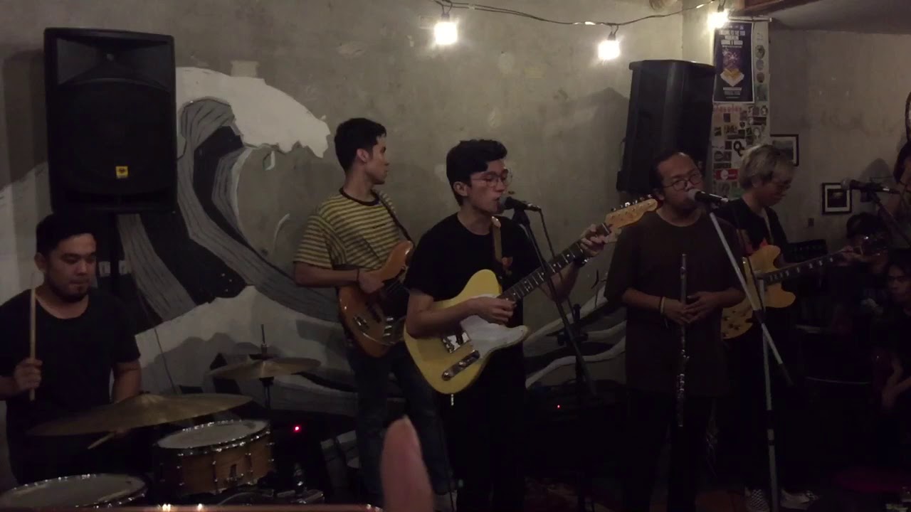 Bakunawa - Munimuni (Live @ Jess & Pat's) - YouTube