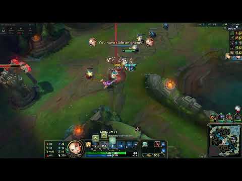 LoL Don't mess with lux (Outplaying the other lux)