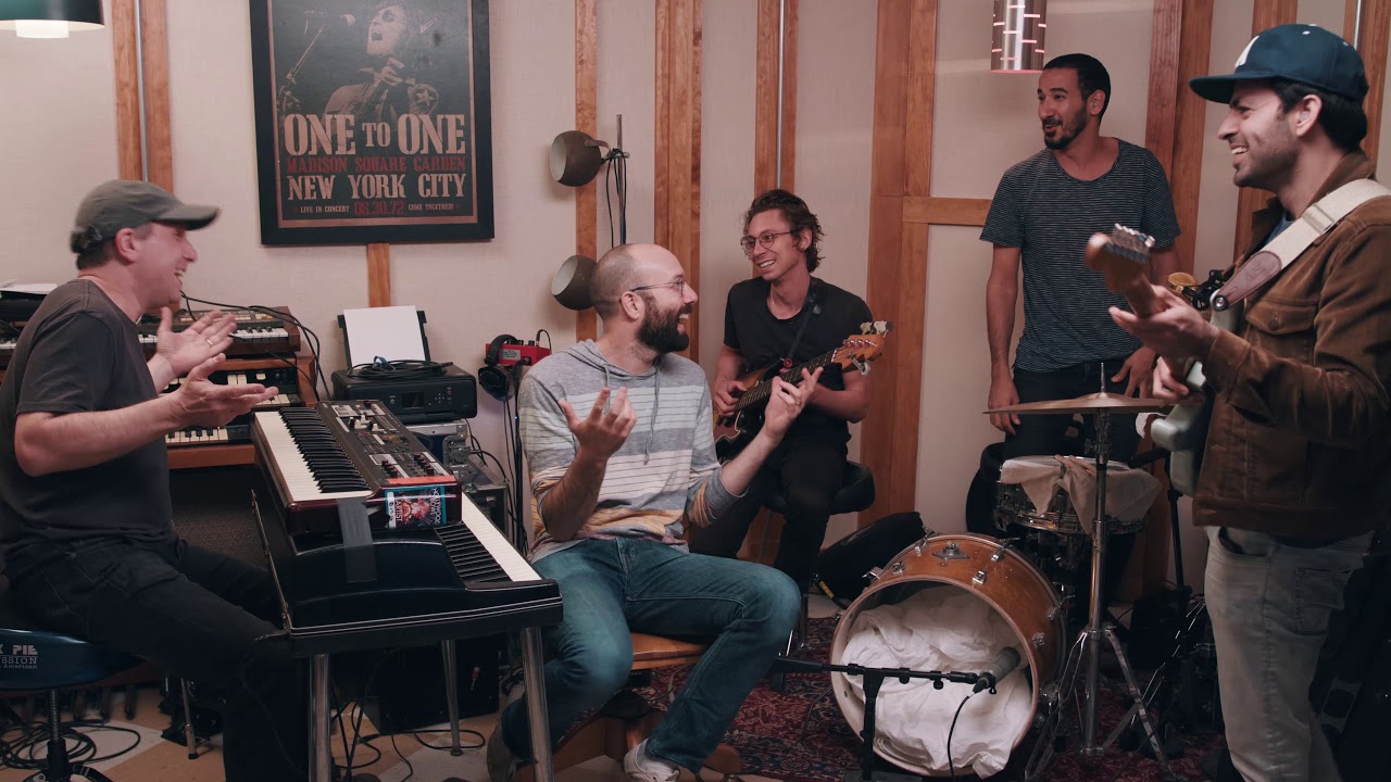 WE COME IN PEACE 🏻 - Scary Pockets feat. Larry Goldings (SCARY GOLDINGS ...