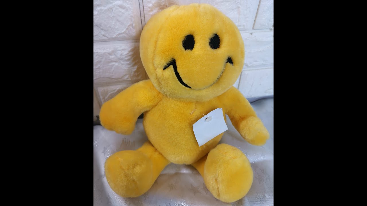 Vintage Dan Dee Smiley Face Wiggle Tickle Stuffed Plush Working - YouTube