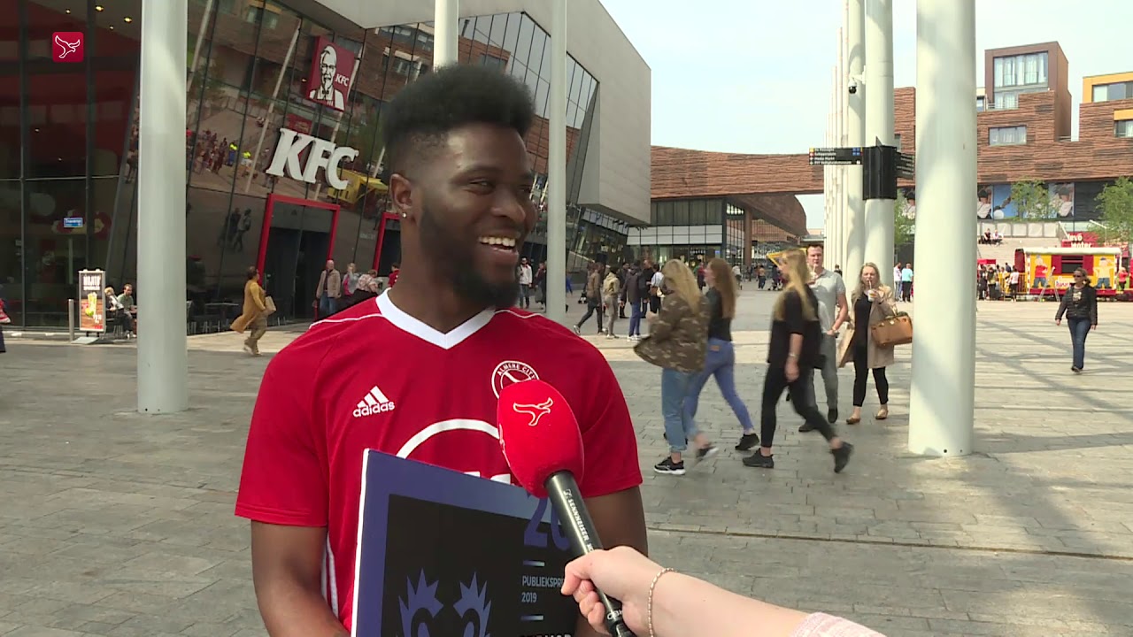 Rapper Lil MG wint publieksprijs Grote Prijs van NL - YouTube