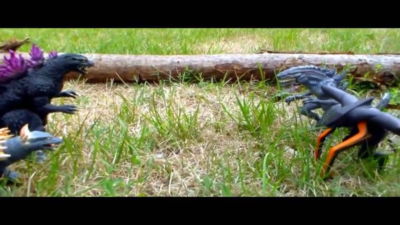Godzilla 2000 & Anguirus vs. Zilla & Muto - Toy Battle - YouTube