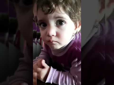Ayıb deyil sənə ? Bu nə hərəkətdi edirsən ?
