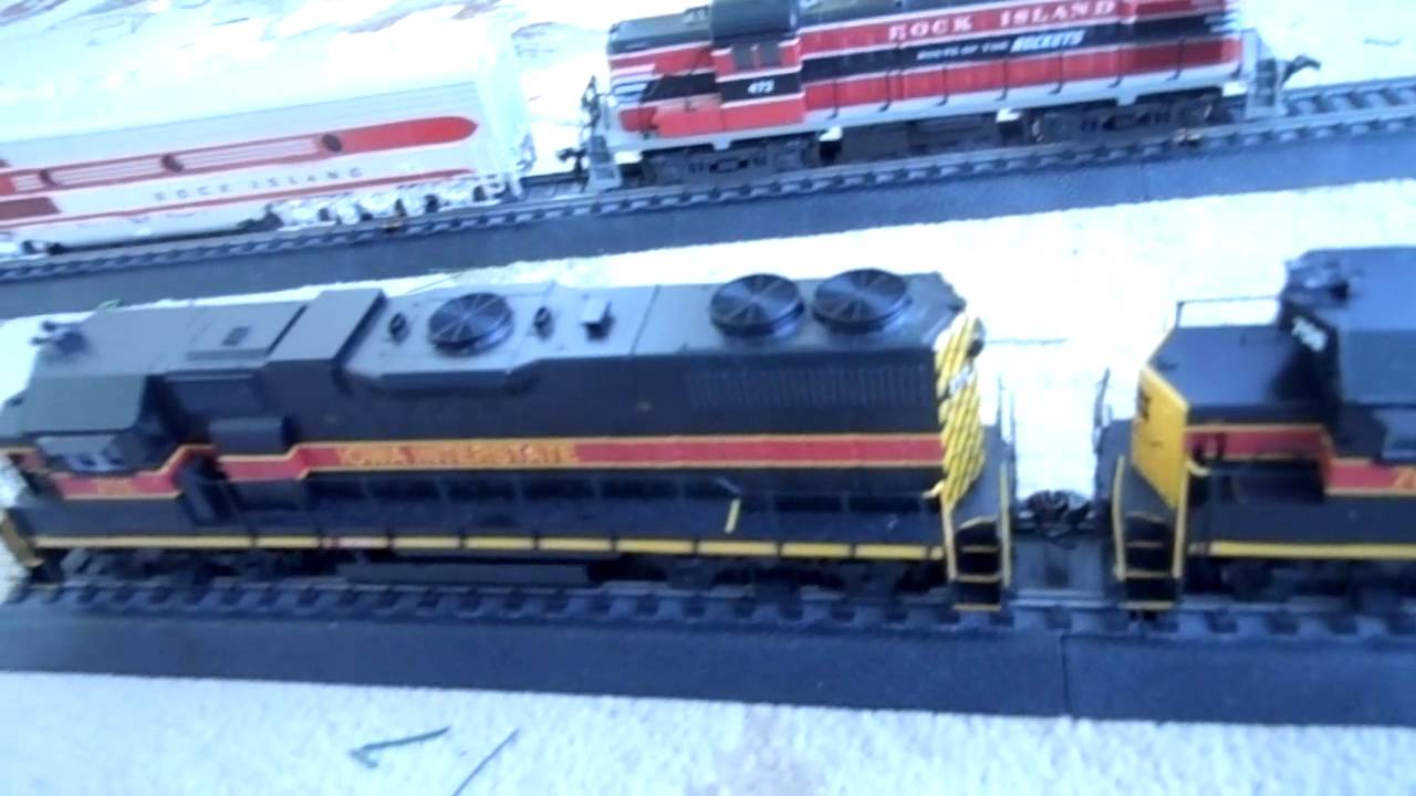 review of the Rock Island-IOWA INTERSTATE ho locomotives - YouTube