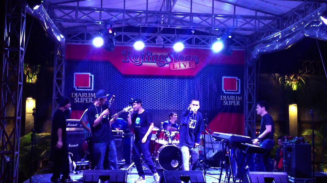 NEO - Borju Feat. Victor Live at Rolling Stone Jakarta - YouTube