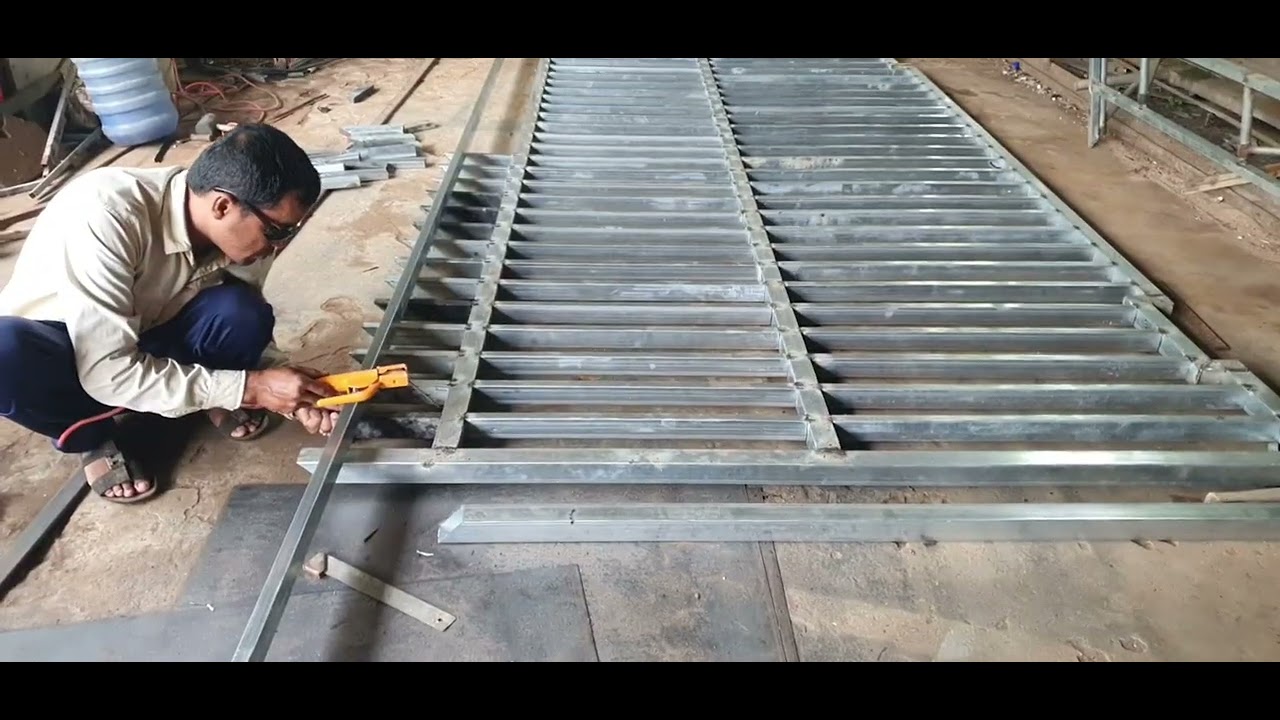 ទ្វាររបងរុញបាំងដែកសន្លឹក,Sheet metal sliding gate - YouTube