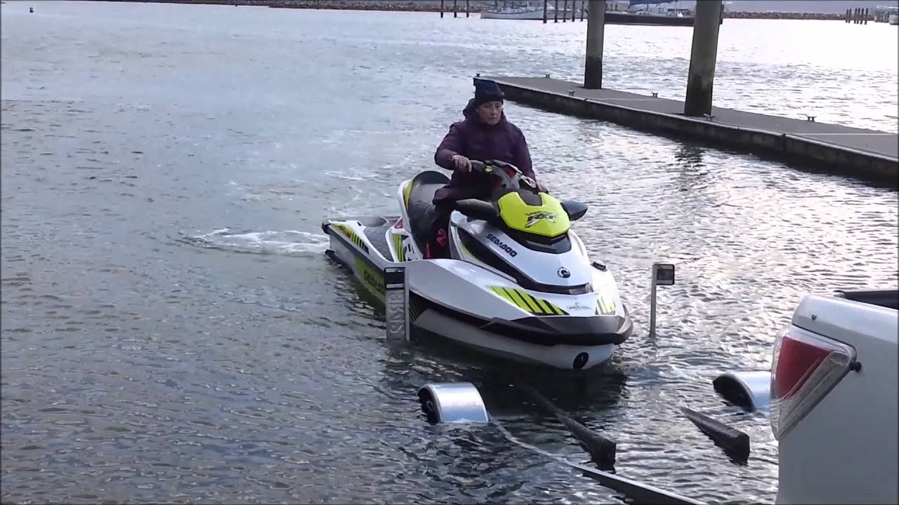 Janine loading the jetski onto the trailer - YouTube