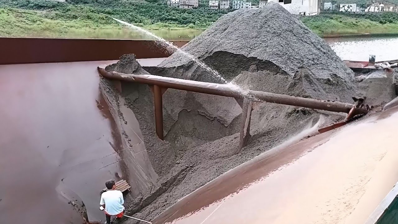 Barge unloading | Satisfying video - YouTube Barge unloading | Satisfying video - YouTube