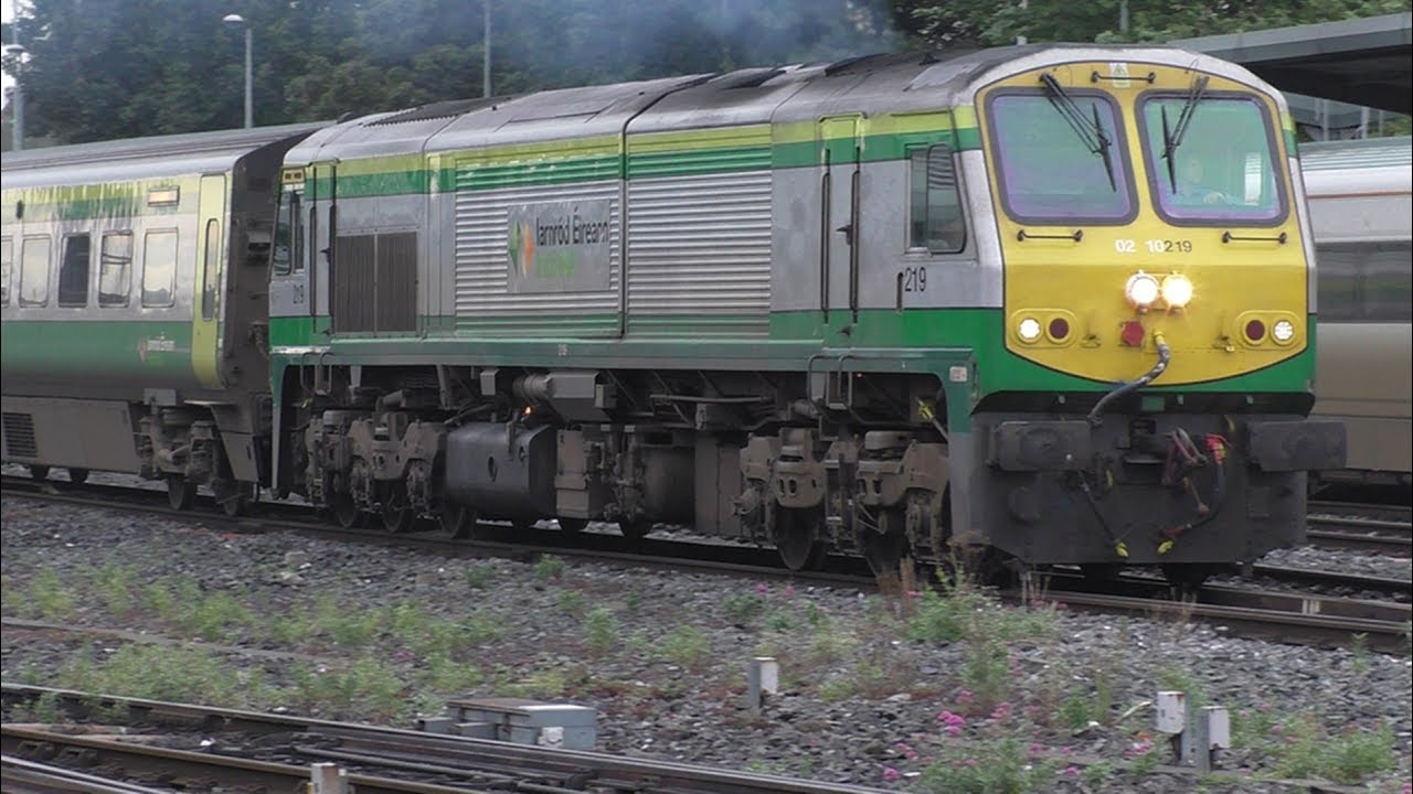 Irish Rail 201 Class Loco 219 on the Mark 4 Train Departing Dublin ...