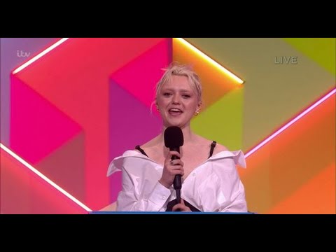 ✅  Brit Awards: Game of Thrones star Maisie Williams looks 'unrecognisable' to fans with blonde make
