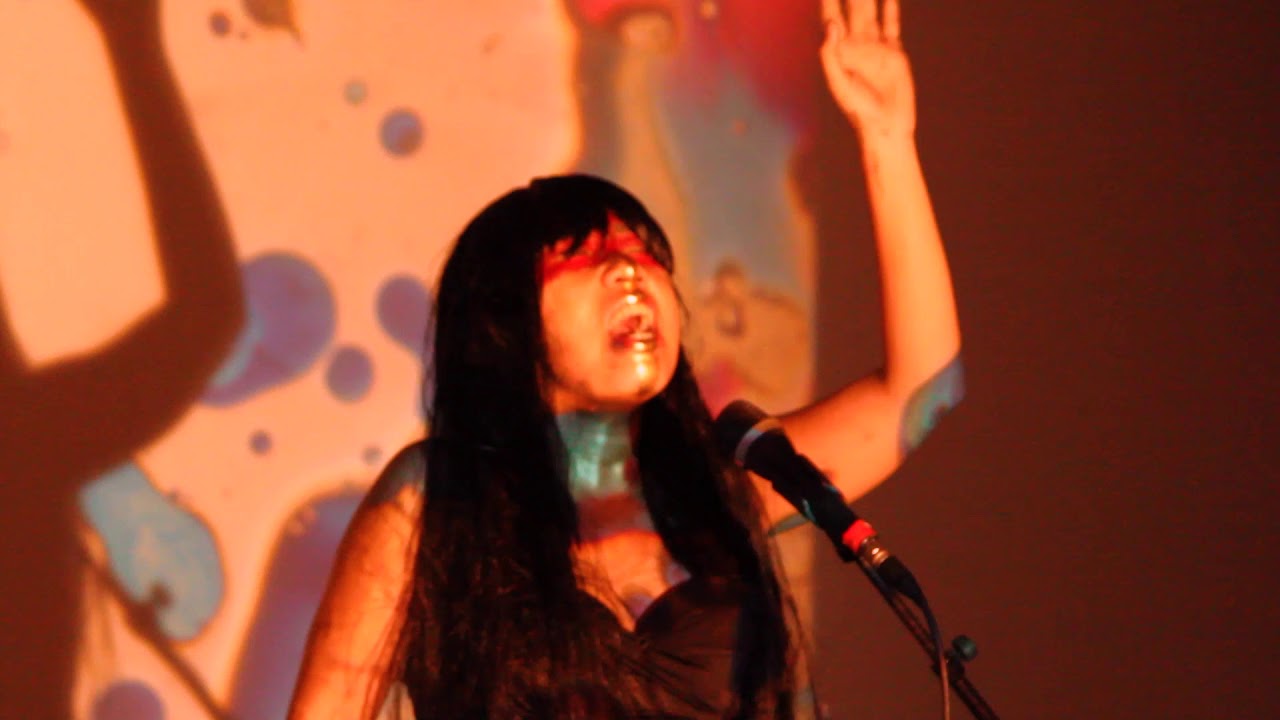 Monica Hapsari - Mantra (Live at Rubanah) - YouTube